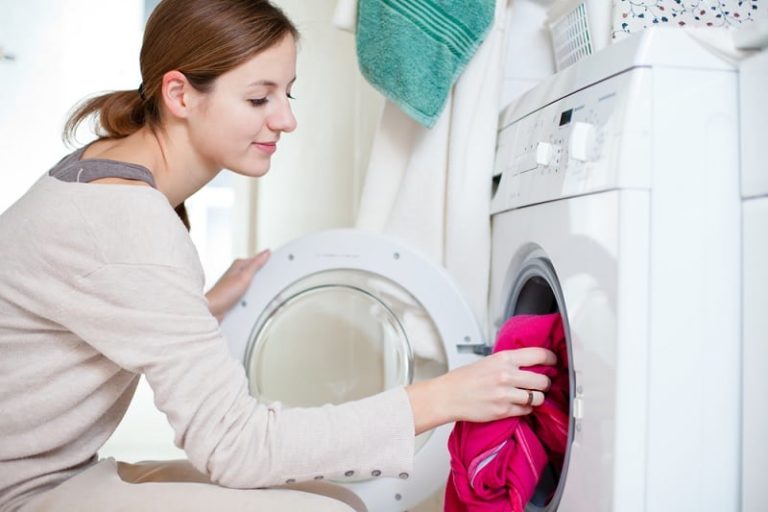 Best Detergents for Coloured Clothes (UK)