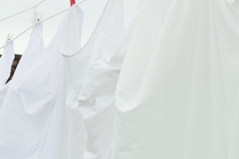 Drying Bedding Indoors - Guide to Drying Your Sheets Fast