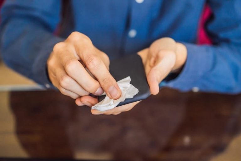 Where to Buy Rubbing Alcohol for Cleaning in the UK