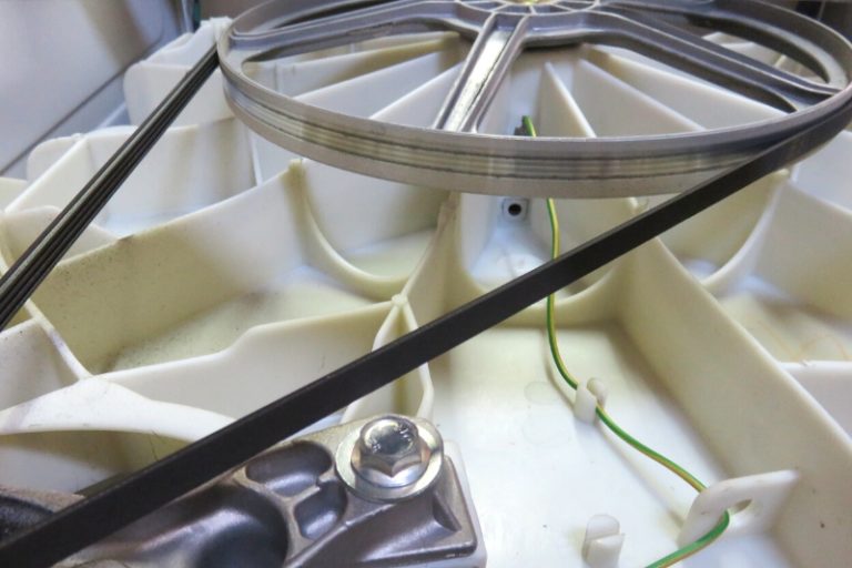 How Do You Know If Your Washing Machine Belt Needs Replacing?