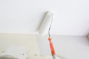 Yellow Stains on Ceilings – Causes and Solutions