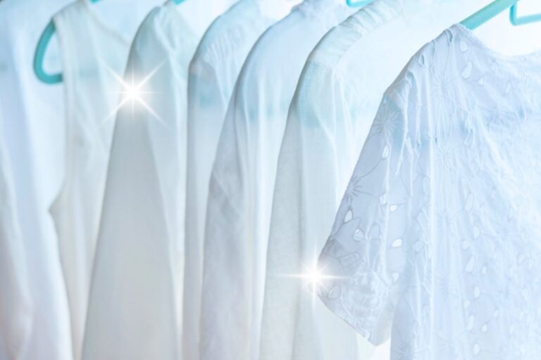 How to Whiten Clothes That Have Greyed