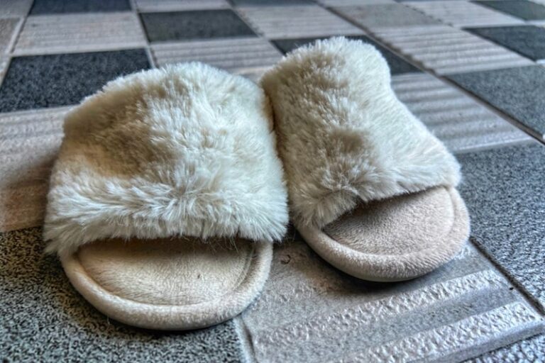 How to Wash Slippers